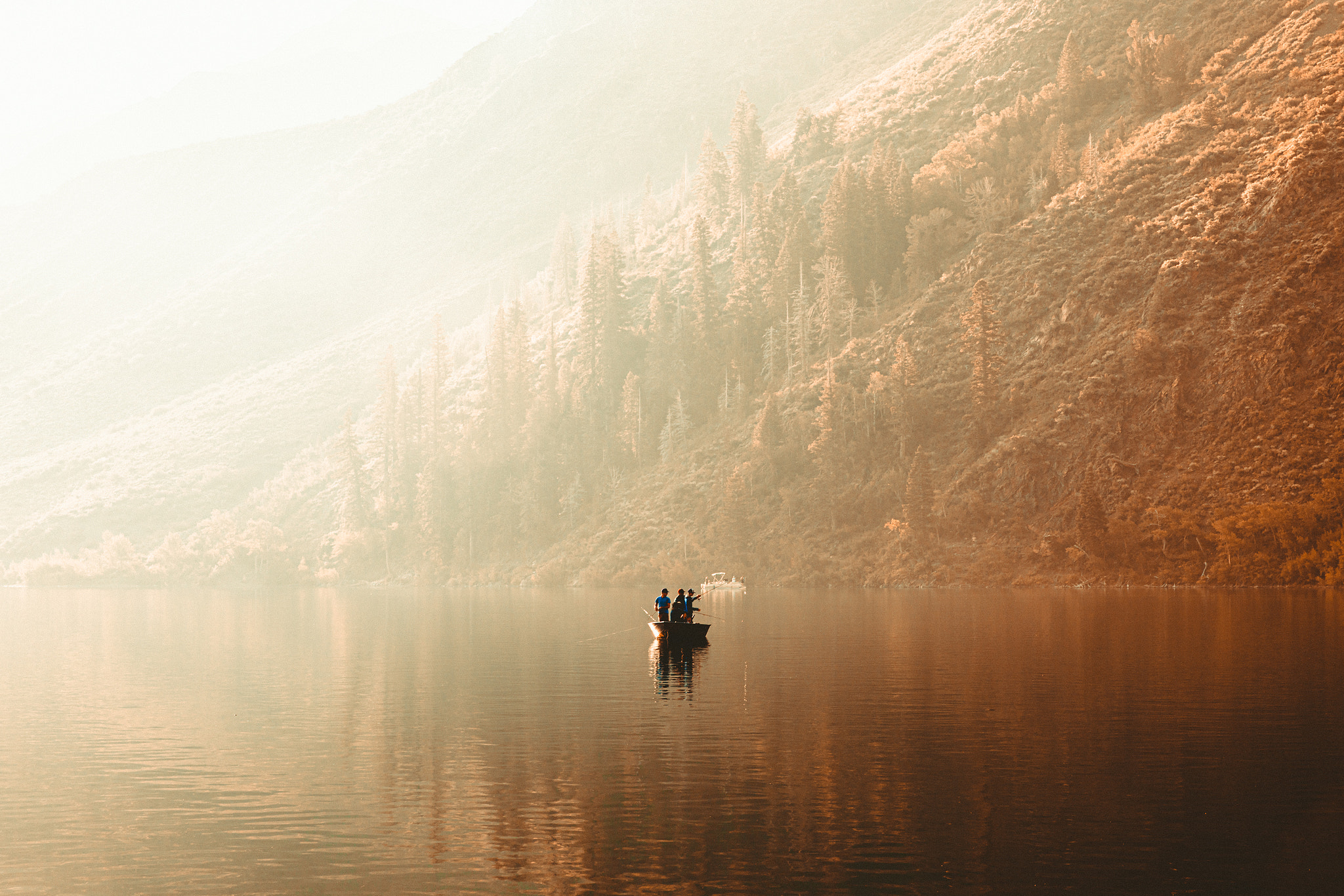 An early morning on Lake Convict by Ryan Longnecker / 500px