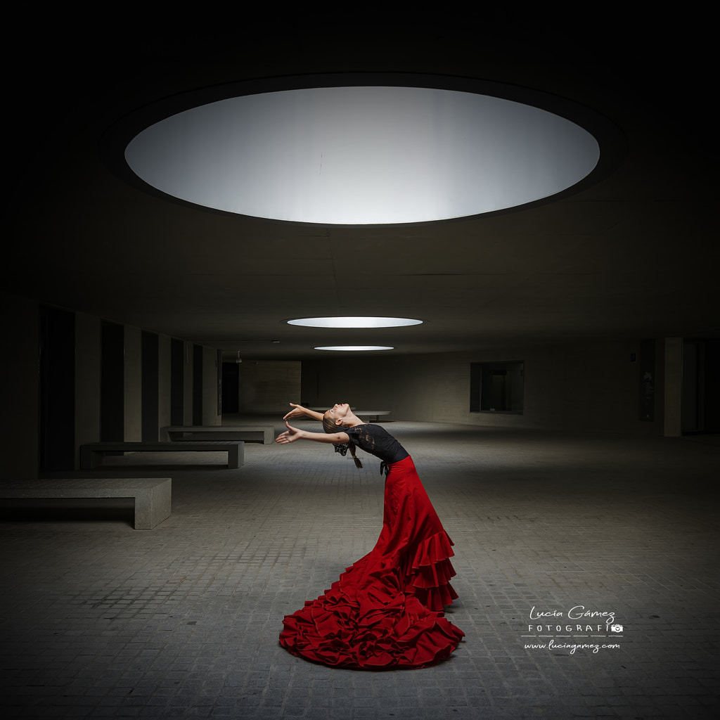 Red by Lucía Gámez / 500px