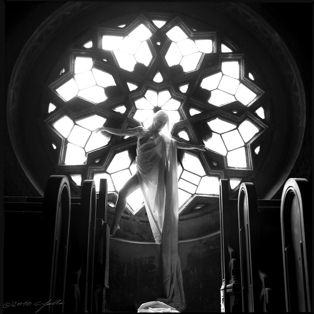 When angels die by Cristian Sallai / 500px