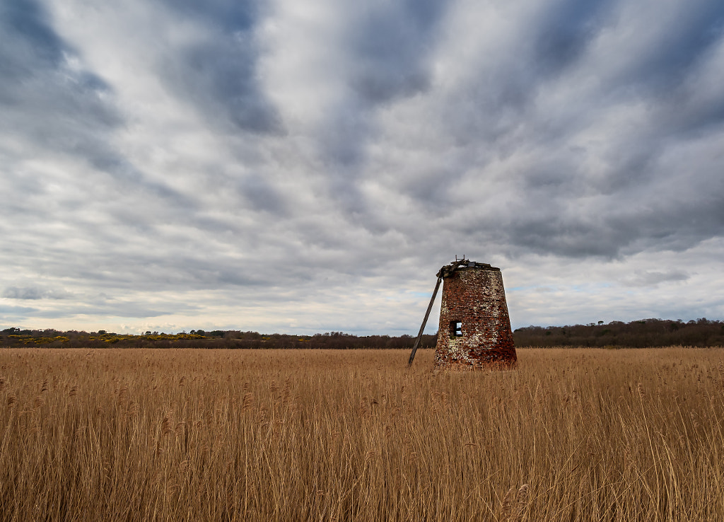 Old Wind Pump - Warbleswick Marsh by Dave Greenwood / 500px