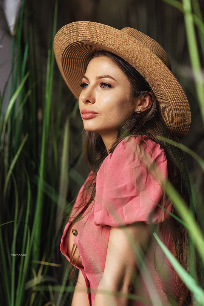 Daria Shy by Nikolas Verano / 500px