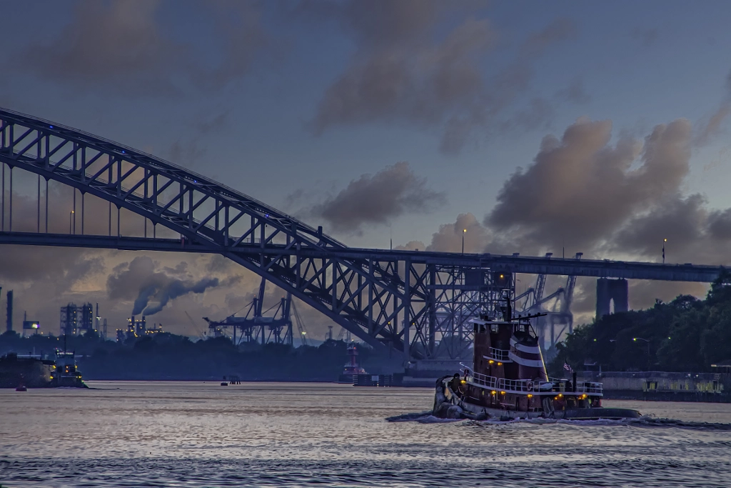 Twilight Comes to the Kill Van Kull by Dennis Arculeo / 500px