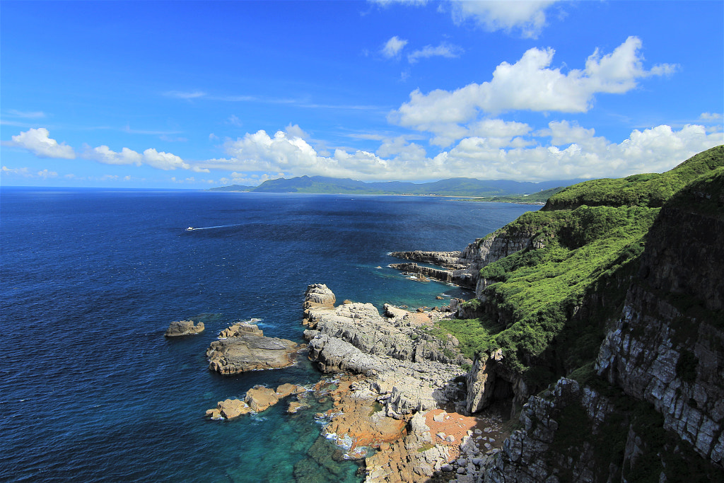 Rocky Coast by Helen Liao / 500px