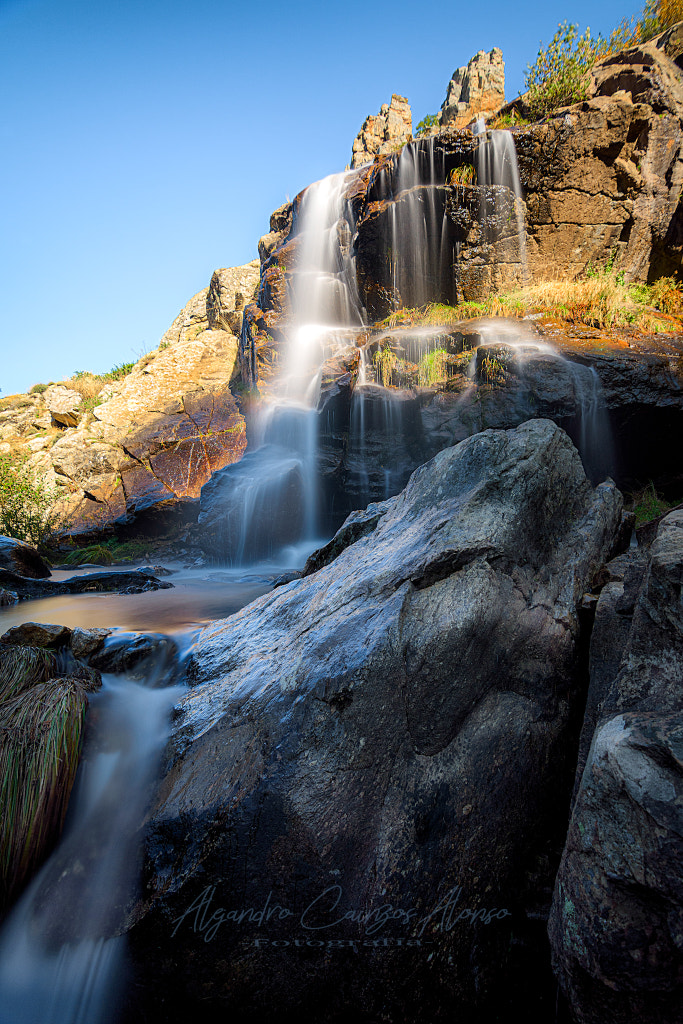 Chorrera de los Litueros by Alejandro Cainzos Alonso / 500px