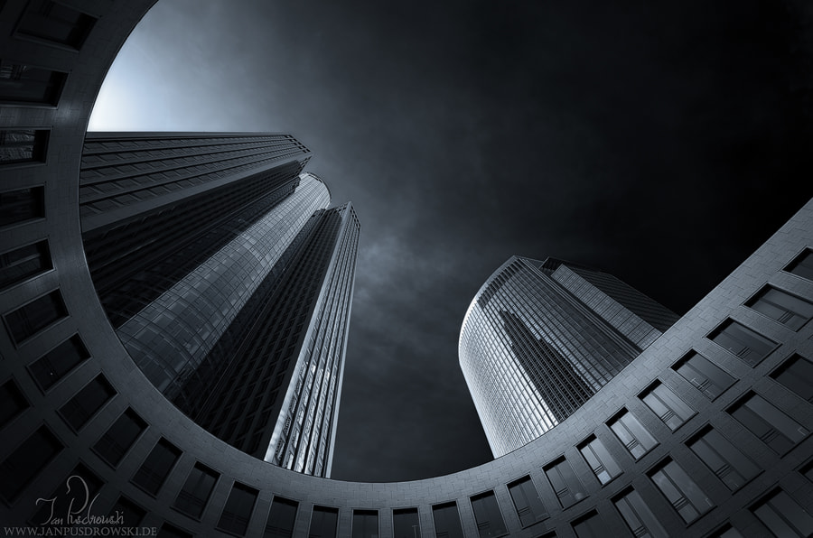 The Queen - Chess Series IV by Jan Pusdrowski / 500px