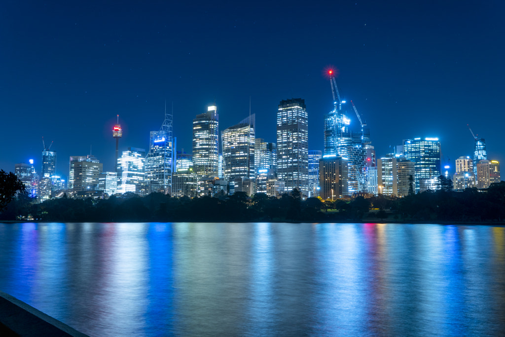 Night View of Sydney Harbour by Ronnie Zheng / 500px