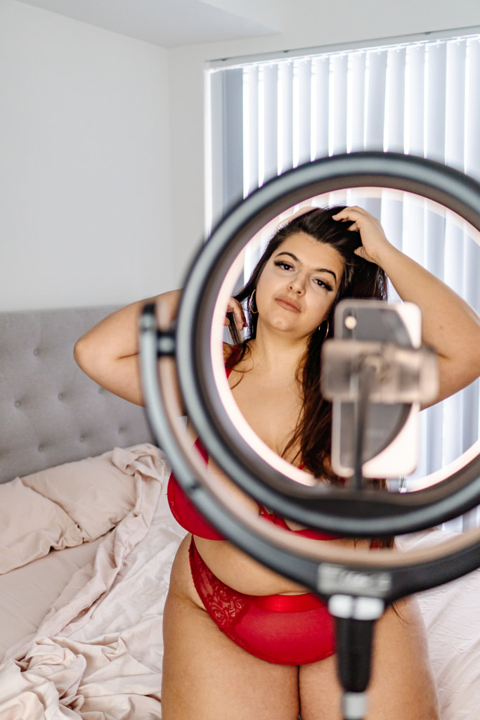 Young Woman Self Love - Anna Konstantopoulos by Jessica Fish / 500px