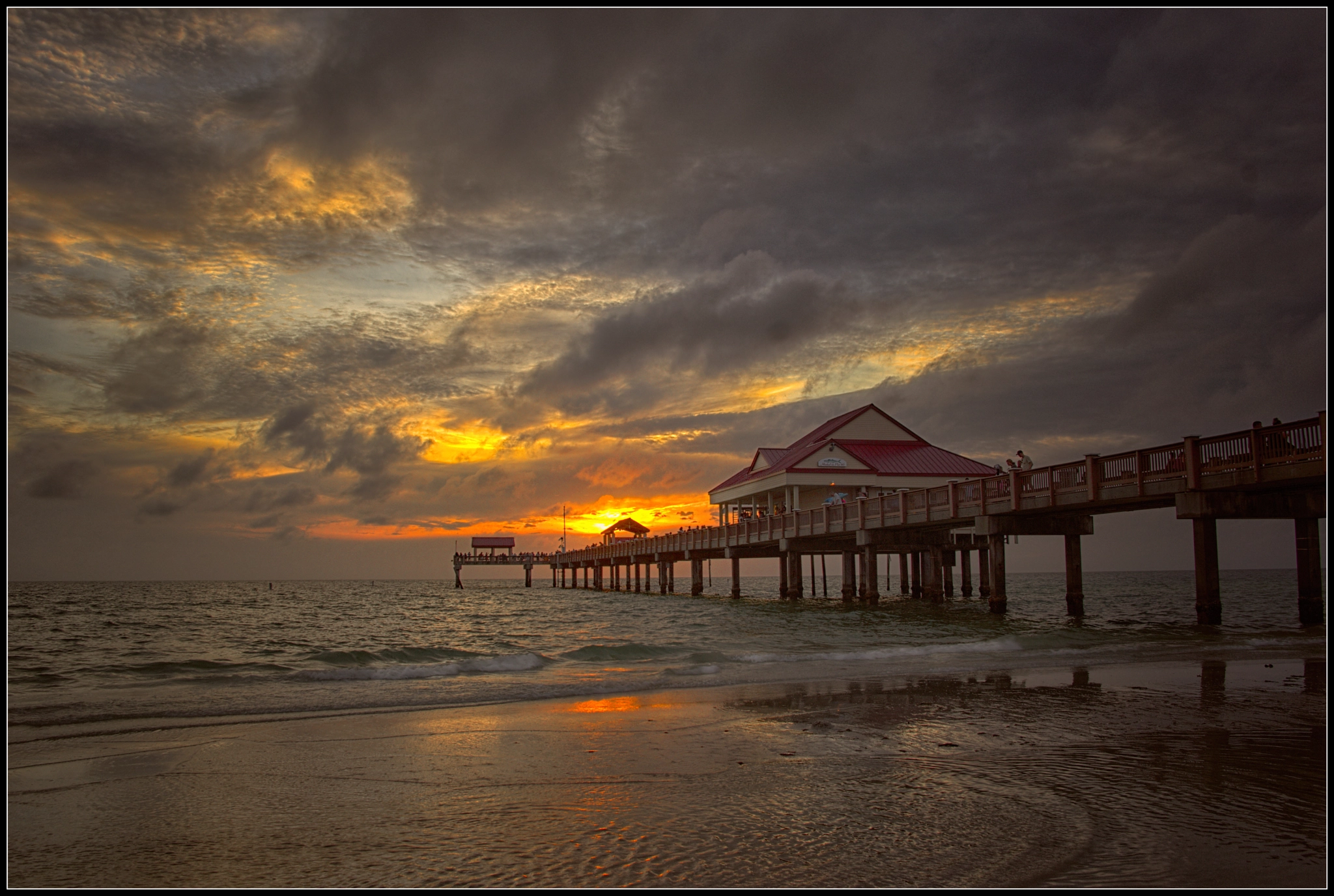 Sunset at pier 60 by Eddie Alcorne / 500px