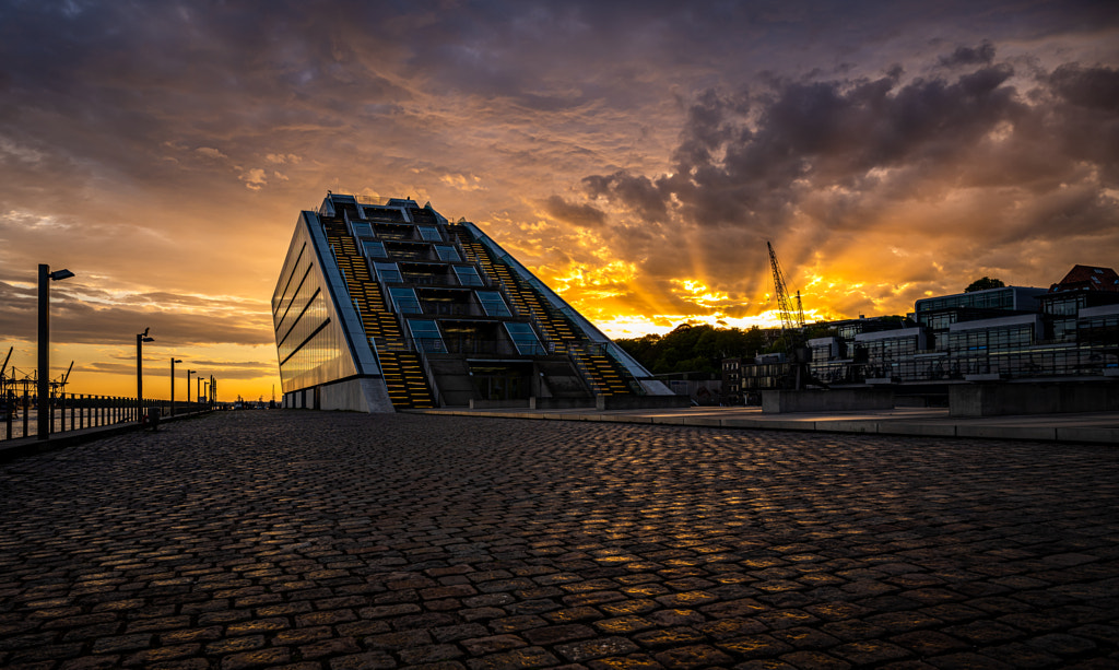 Sunset Dockland Hamburg by Robert Pietsch / 500px
