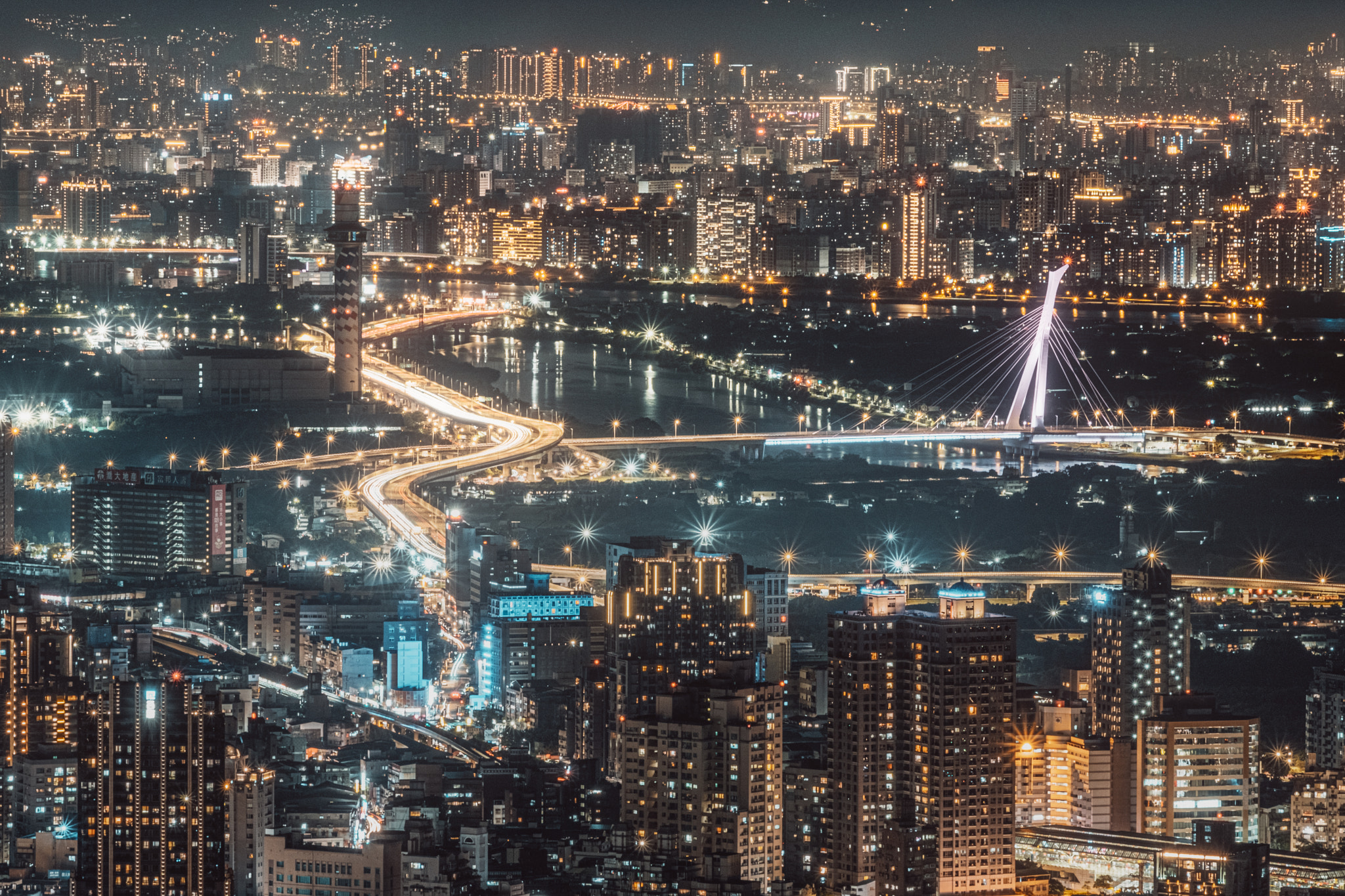 Hazy night by Yuan Lu / 500px