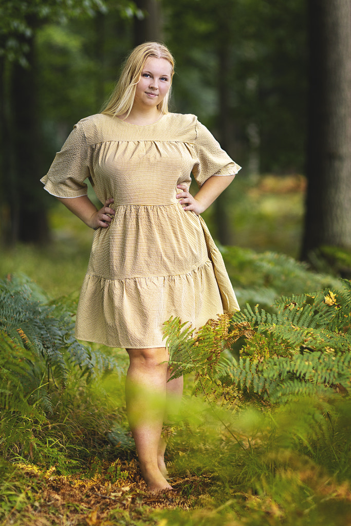 Sweet Sarah in the Ferns by Grathwohl Foto / 500px