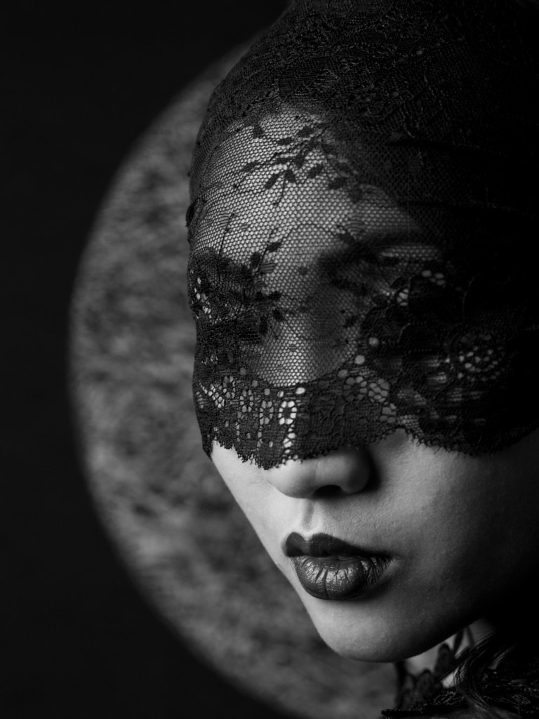 Minh-Ly by Imar van Riet / 500px