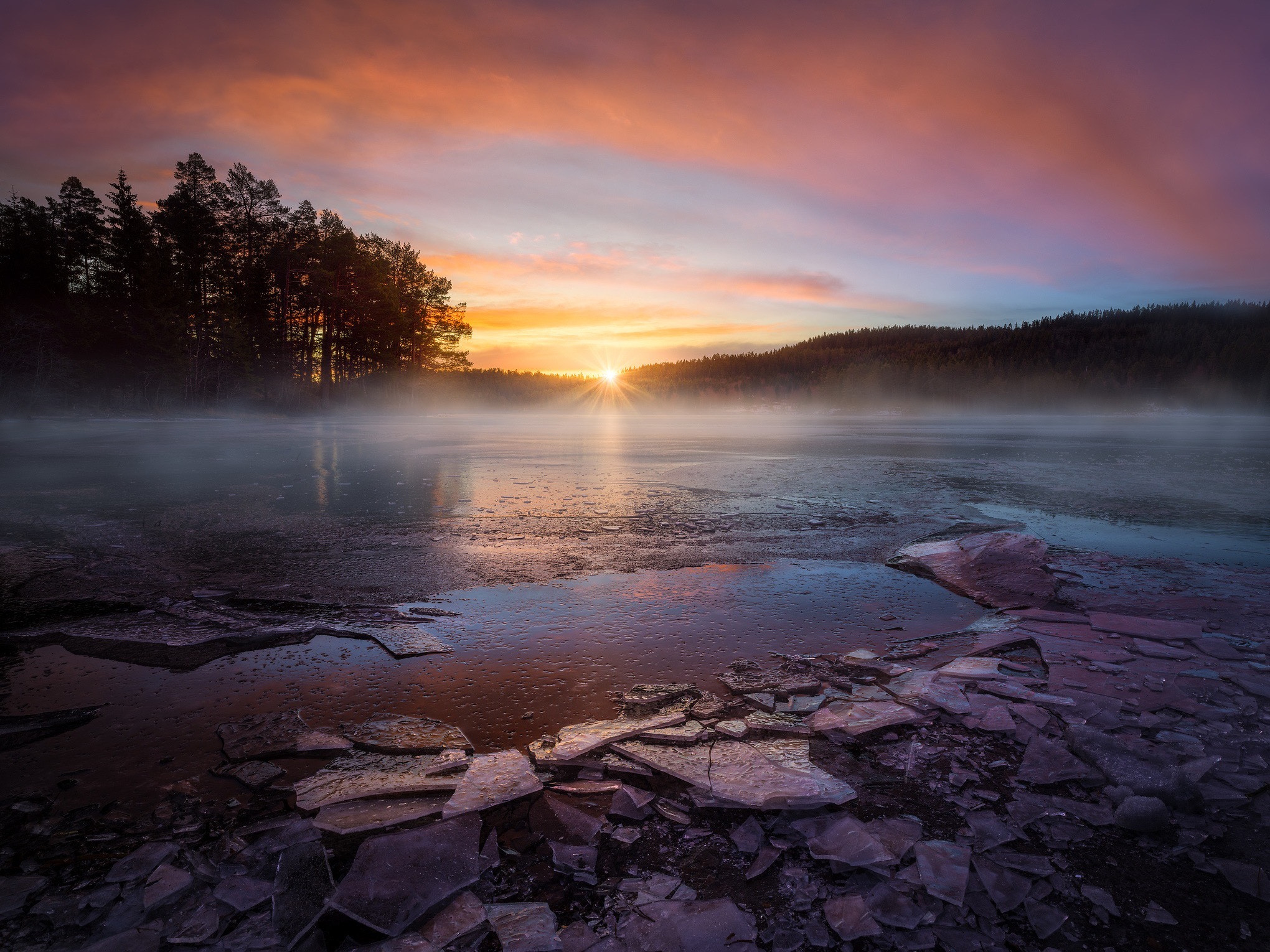 Broken glass by Dag Ole Nordhaug / 500px