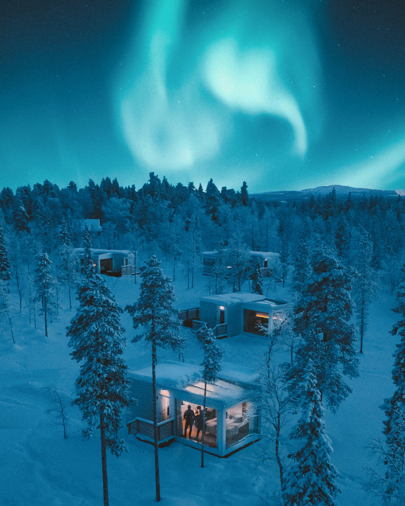 Cosy under the magical Aurora Borealis by Katarina Mandarina / 500px