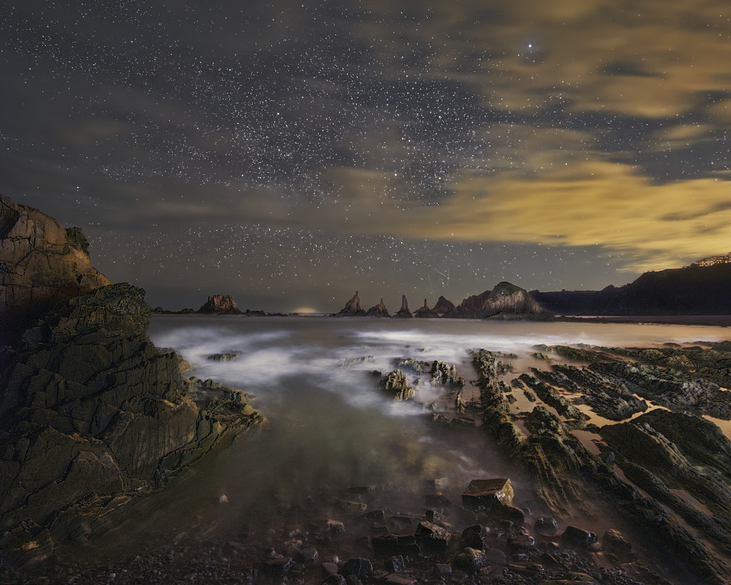 Some light on the darkness by Javier Pavon / 500px