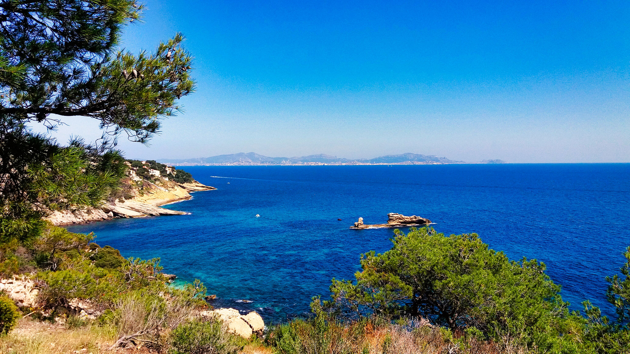 Plage sauvage de Carry-le-Rouet. France by Diane Dambreville / 500px