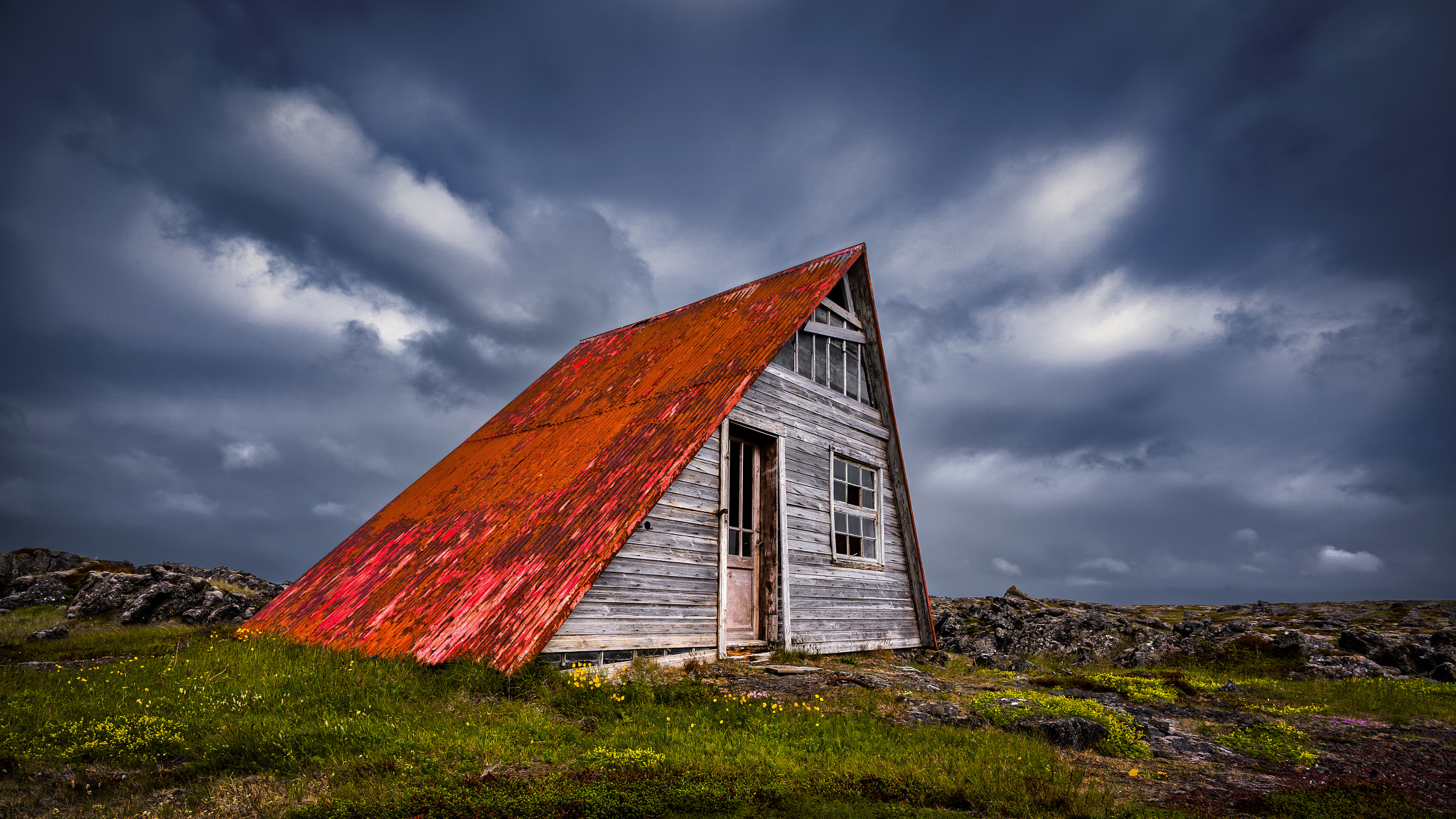 Triangle hut by Sus Bogaerts / 500px