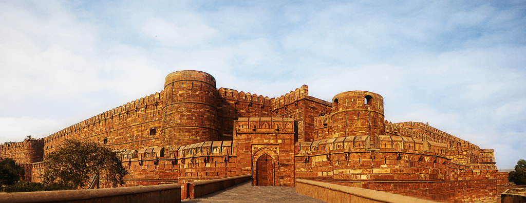 Agra Fort panoramic by Richard Kam / 500px