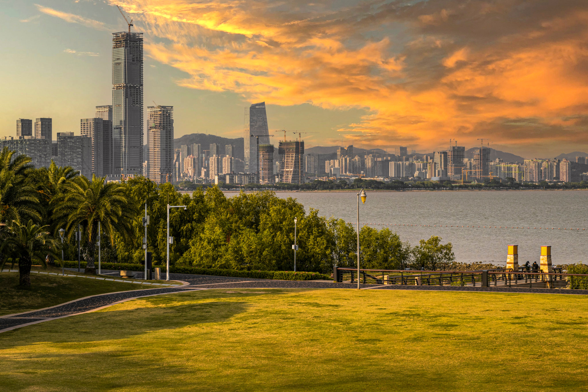 SHENZHEN | Huiyun Center | 359m | 1178ft | 80 fl | Com | Page 16 | SkyscraperCity Forum