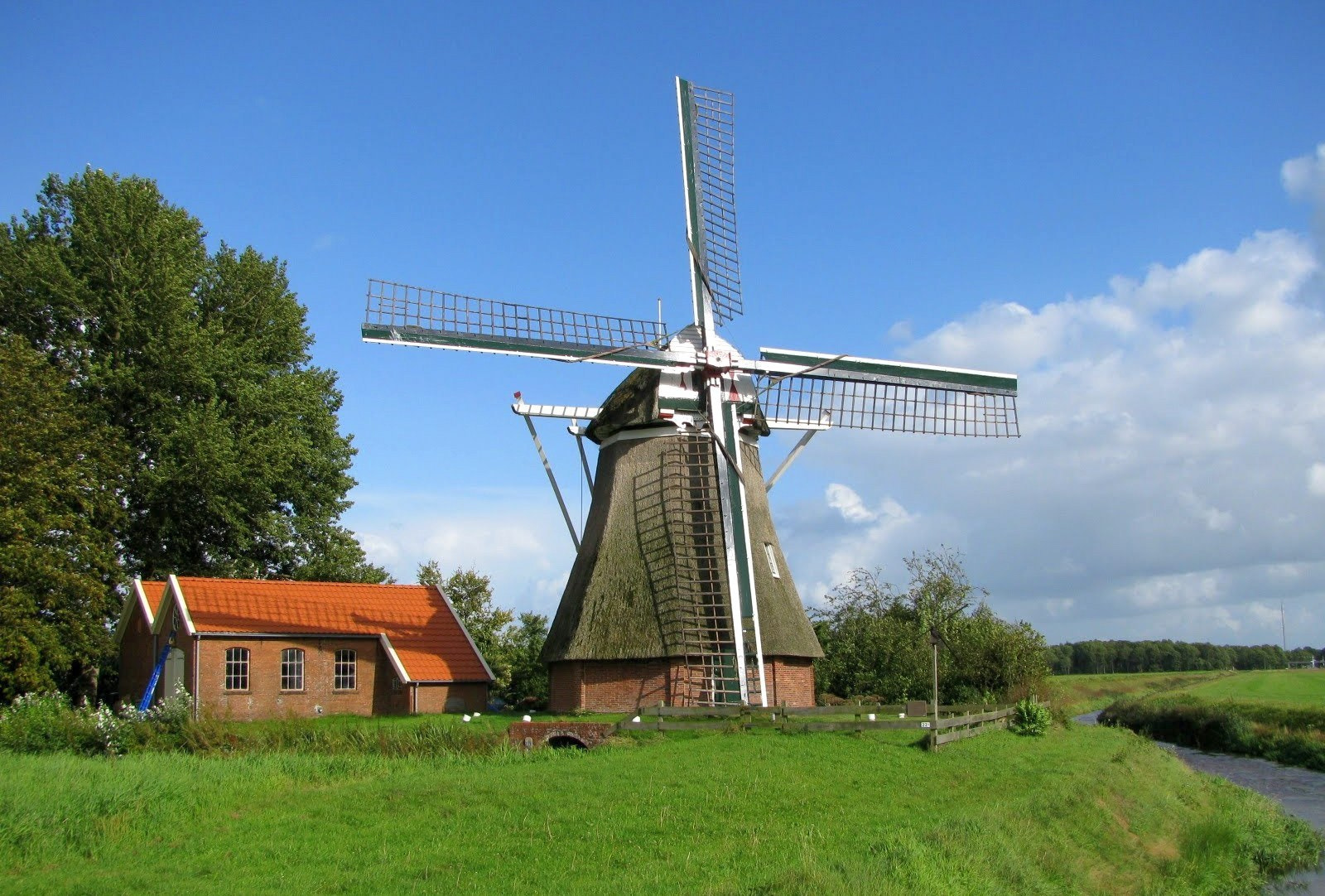 Dutch windmill by Oomke Wiltjer / 500px