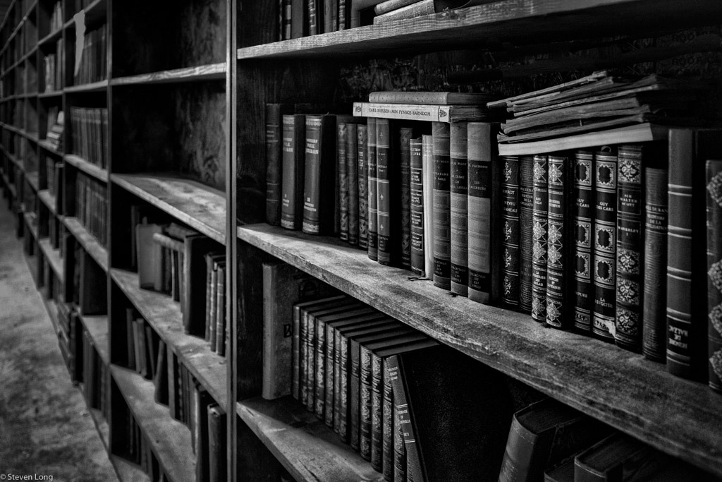 Books & Shelves by Steven Long / 500px