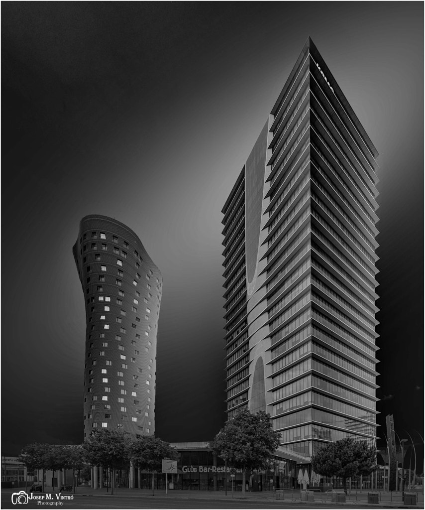 Realia tower, Barcelona by Josep M Vintró / 500px