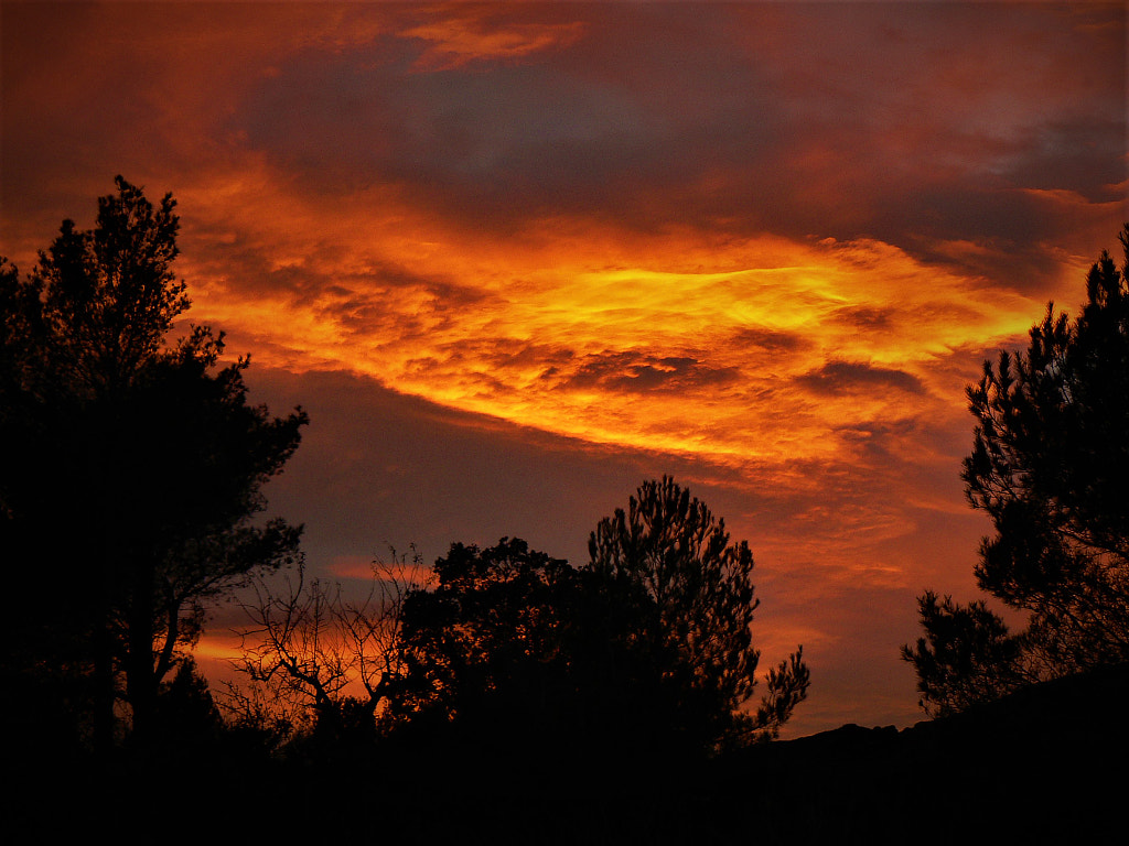 SUN SET by richard hughes / 500px