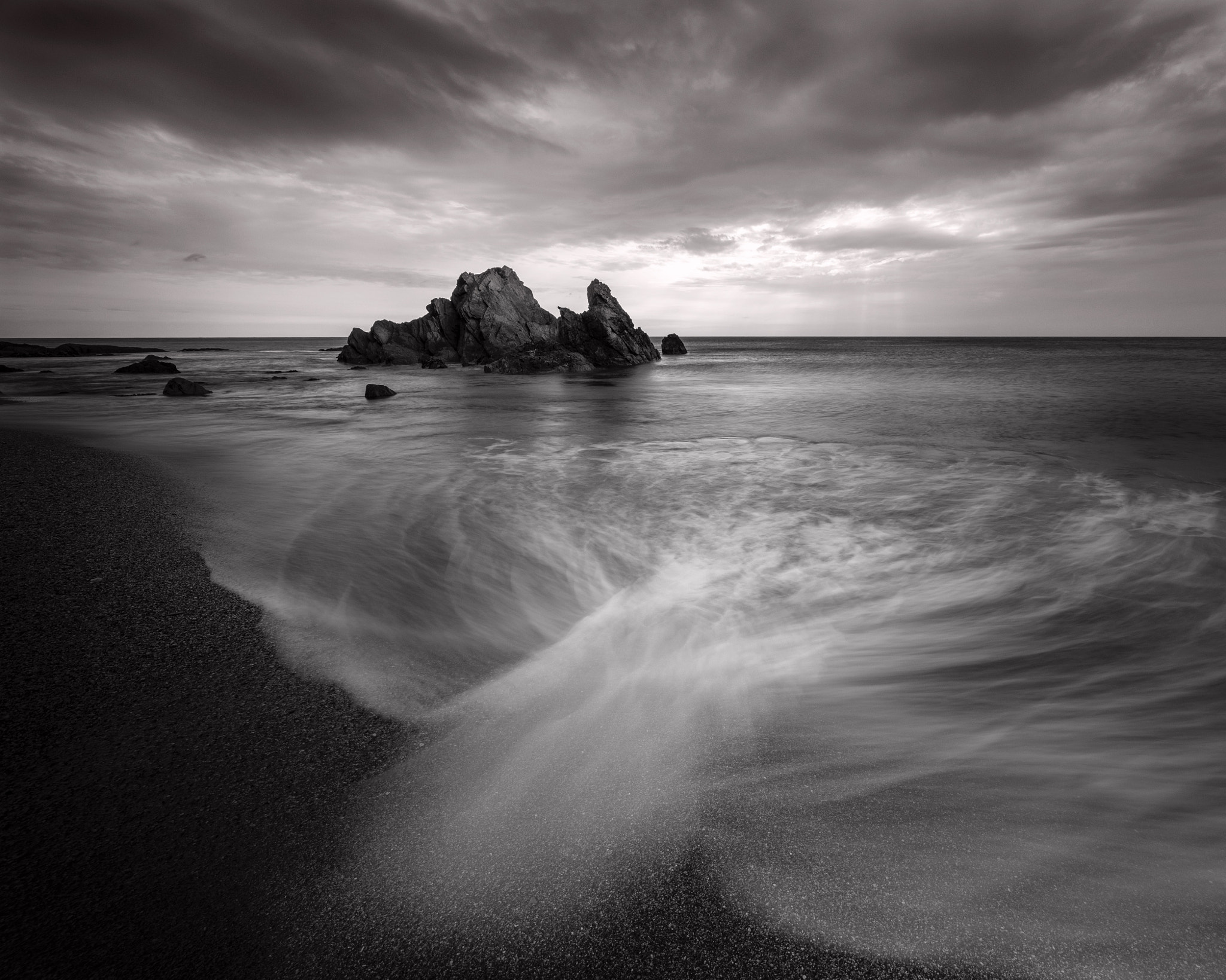 Ocean Waves Crashing on a Rocky Beach | landscape photo by Julian ...