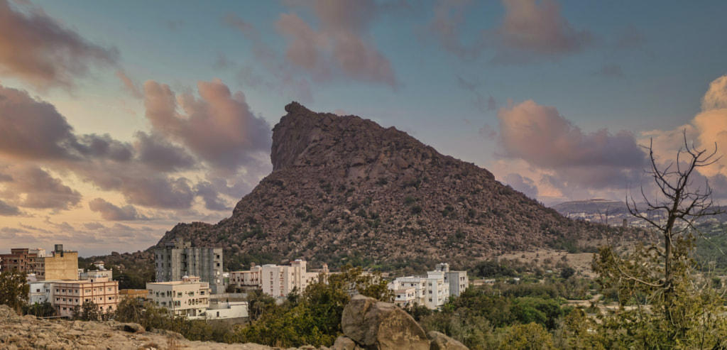 Hazna Mountain by khaid alghamdi / 500px