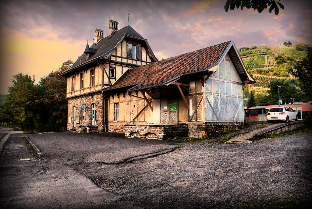 dernau - ahr bahnhof ca 2011 0542 by Cor de Keijzer / 500px