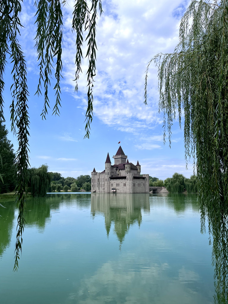 Chateau-Erken Castle by Zaitsev Artem / 500px