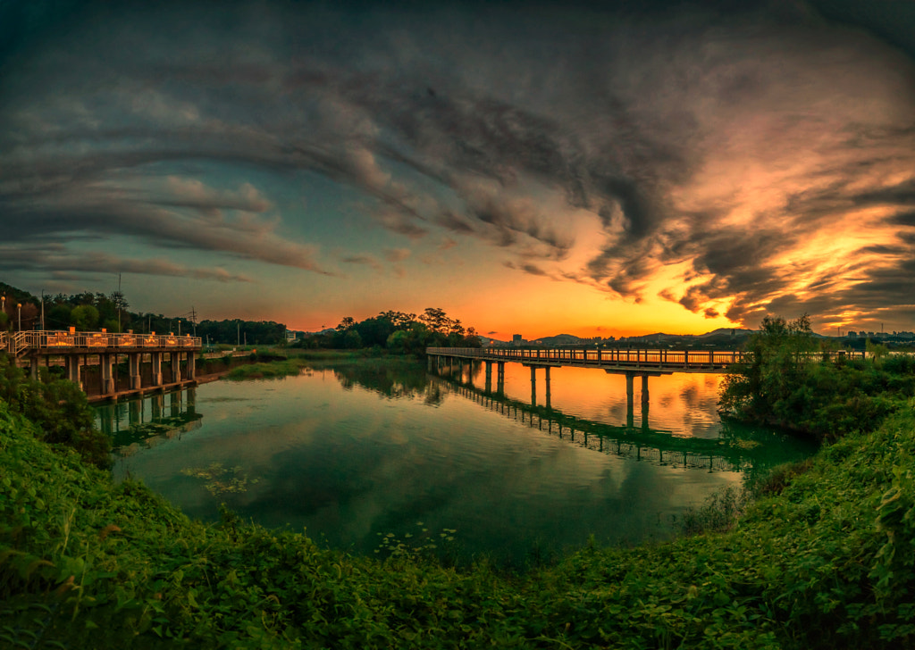 sunrise by future sung / 500px