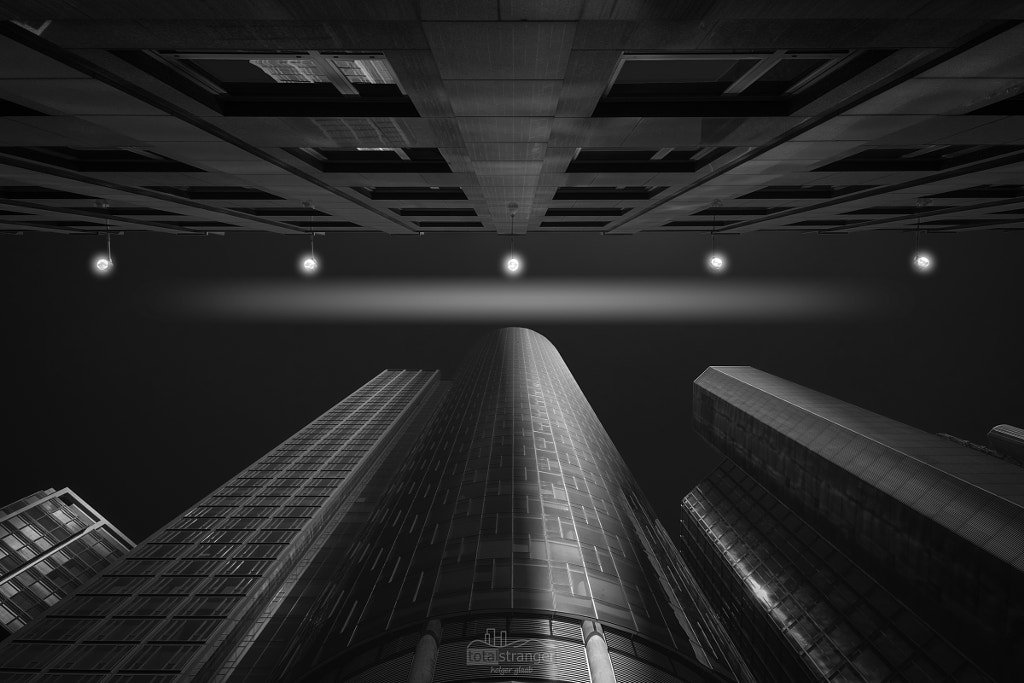 Roentgenium (a more subtle version) by Holger Glaab / 500px
