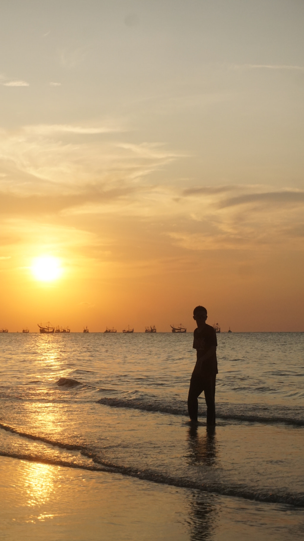 have fun at sunset in beach by Irulya Susanti / 500px