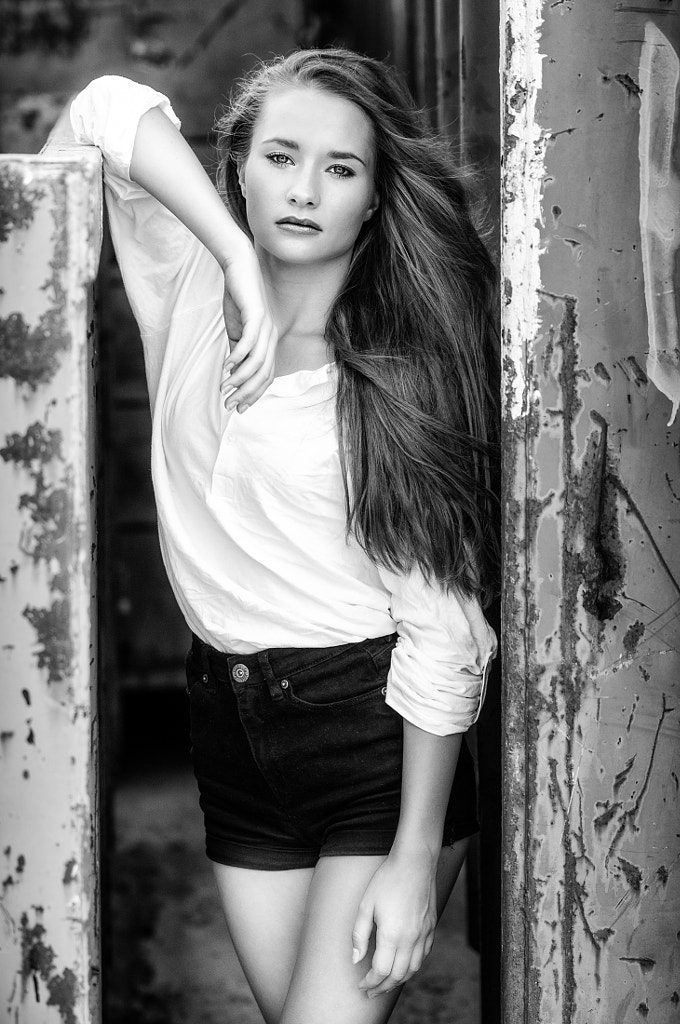 Jacqui at the new harbour by Peter Brückner / 500px