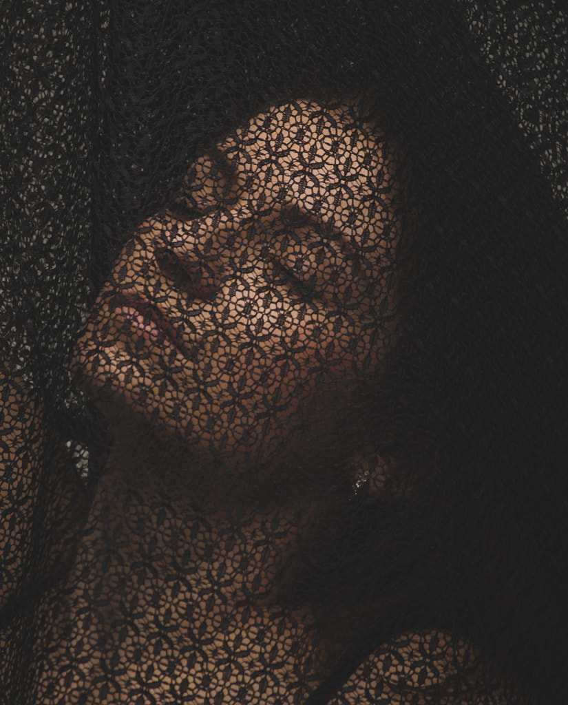 Close-up woman portrait by 5PH / 500px