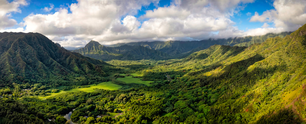 Kahana Valley by Warren Ishii / 500px