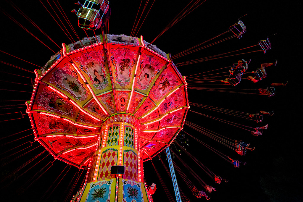 Chain carousel by Magnus Rindisbacher / 500px