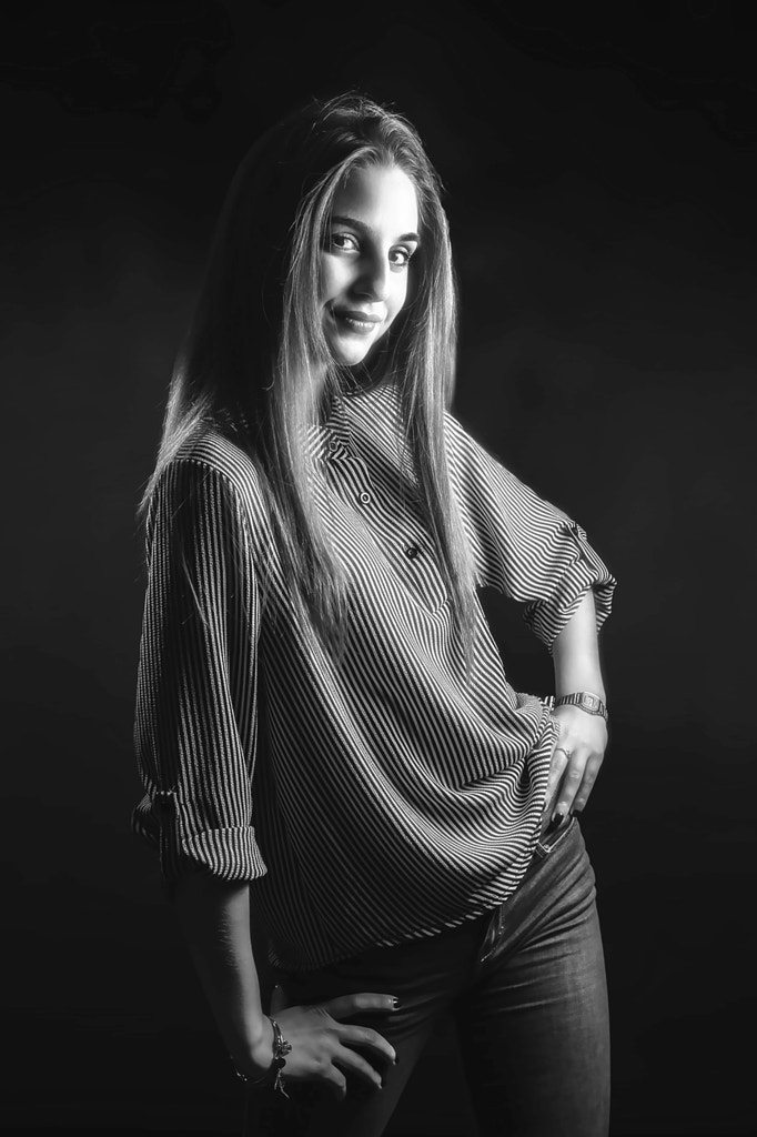 Giovane ragazza in posa by Ottavio Felice / 500px