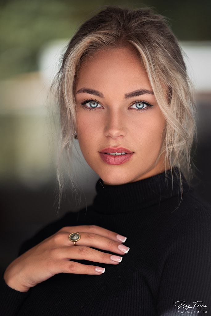 Sofie by Roy Froma | Photography / 500px