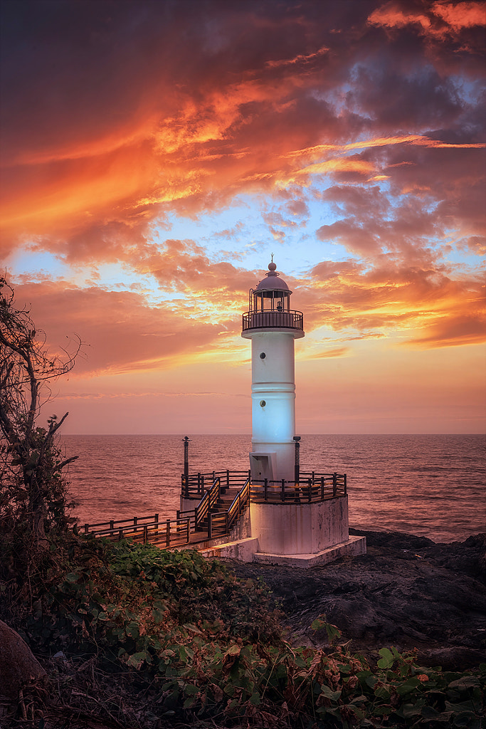 lighthouse by Jungsik Park / 500px