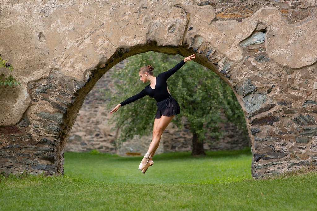 Ballerina by Frank Reinbold / 500px