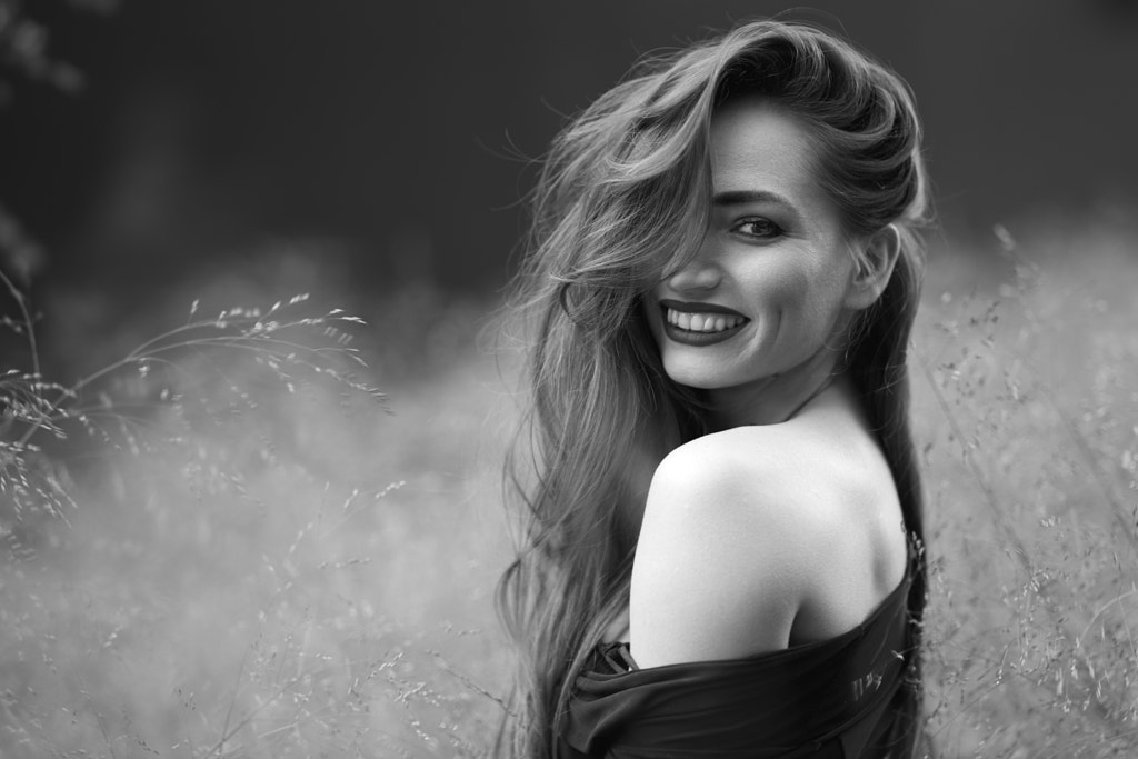 Alicja by Adrian Mikolajczyk / 500px
