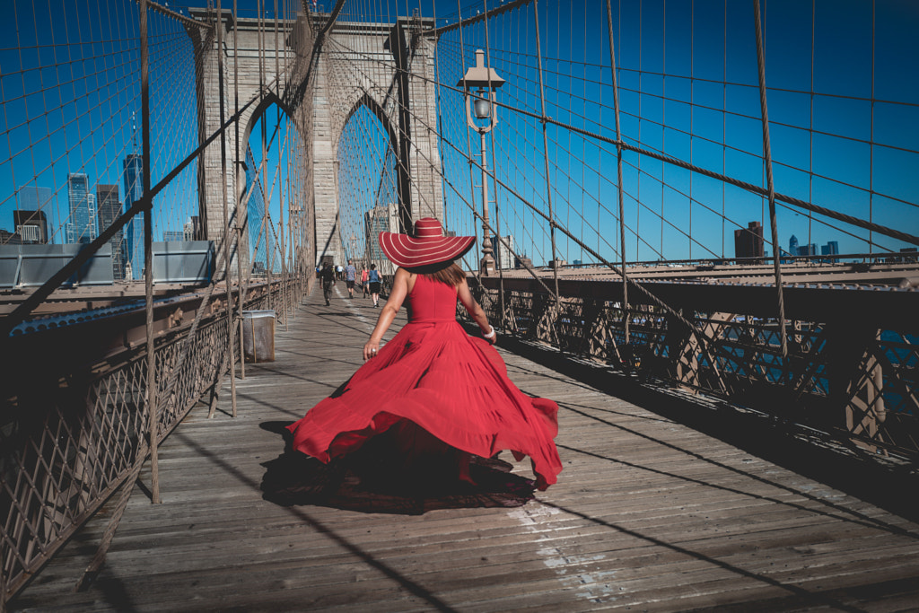 Lady in red on Brooklynbridge by Sam Diego / 500px