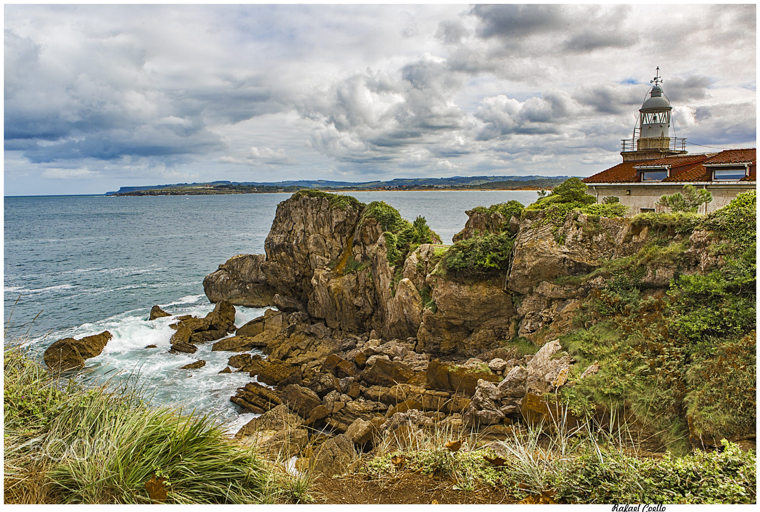FARO A LA ENTRADA DE LA BAHÍA by Rafael Coello / 500px