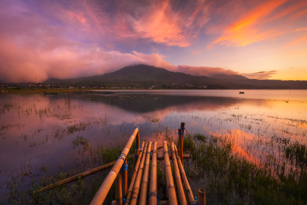 Lake Buyan by Dylan Toh & Marianne Lim / 500px