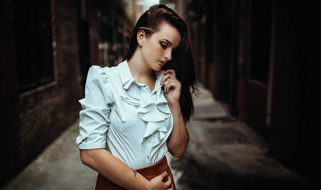 Sarah by Aaron Woodall / 500px