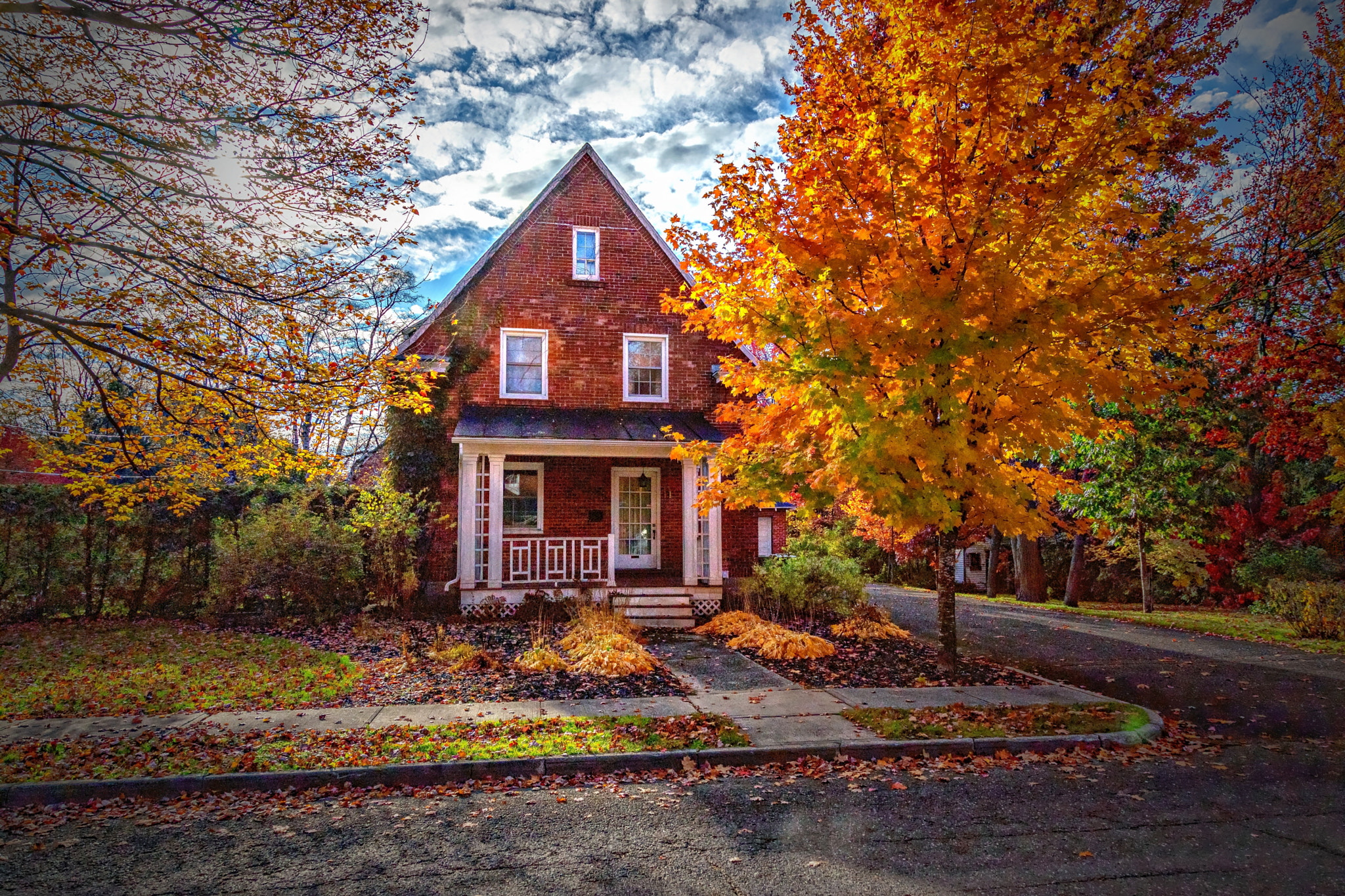 Maison du Carré Celanese by Daniel St-Pierre / 500px