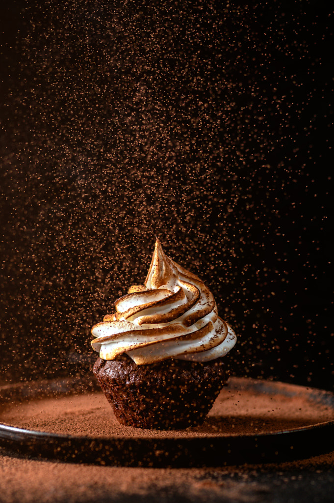 Cupcake with cream and chocolate by Anna Makarenkova / 500px