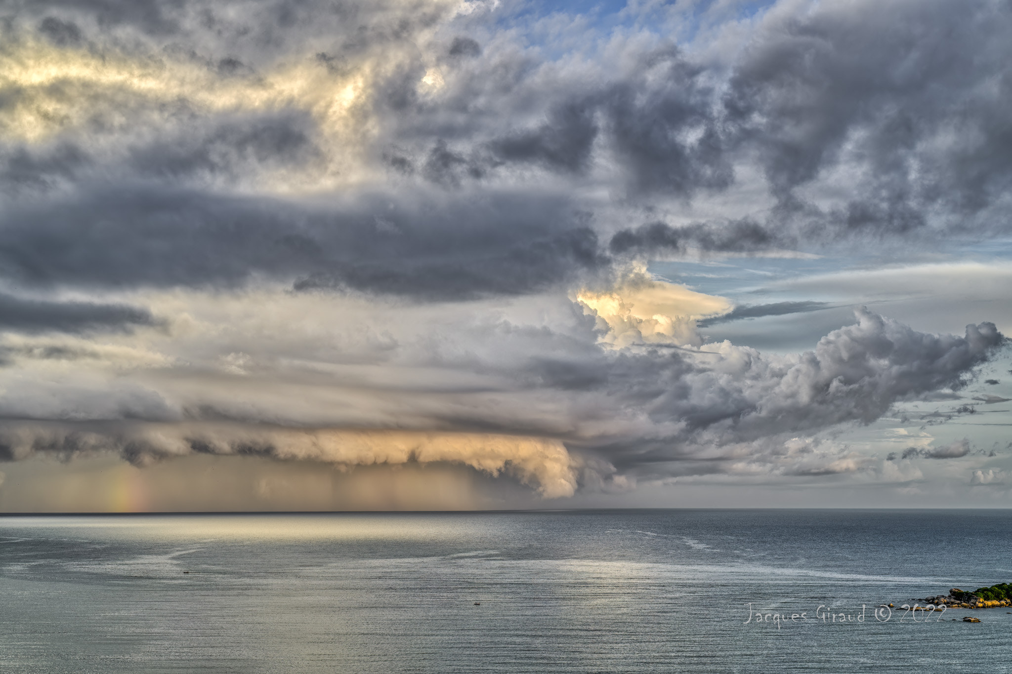 Shelf Cloud Sweeping Down the Straits of Malacca - 20220921_072436 by ...